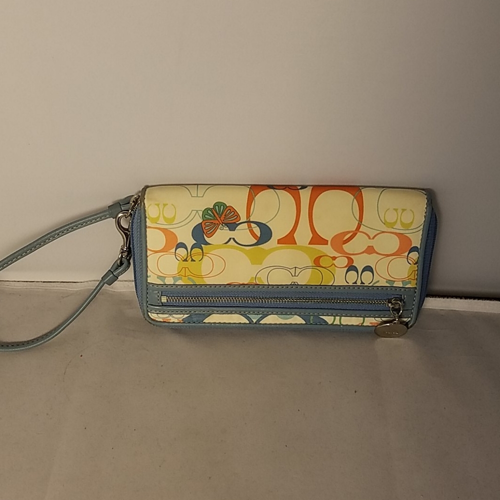 Coach Signature Fabric In Spring Colors Wallet - Gem